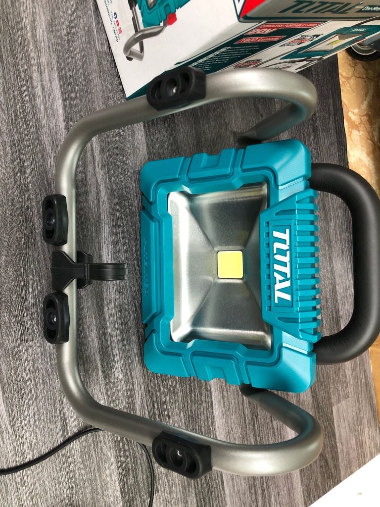 كشاف ليد 1800 ليومن بدون بطارية و شاحن TWLI2025 - البحيري للحدايد و المعدات